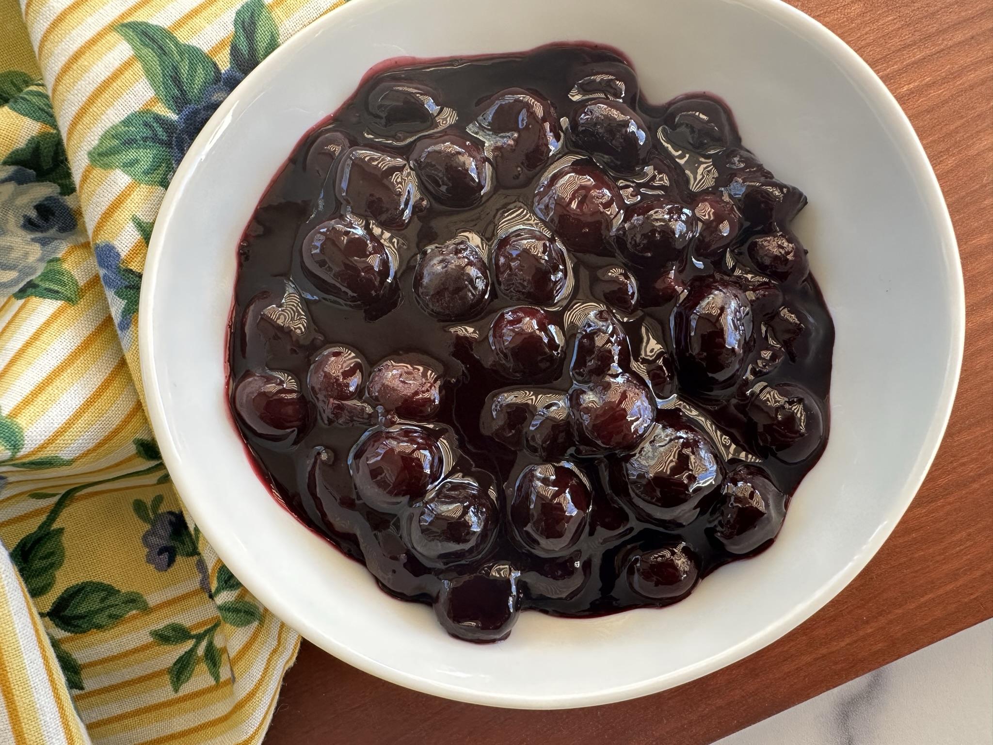 Easy Blueberry Sauce - Nutmeg Notebook